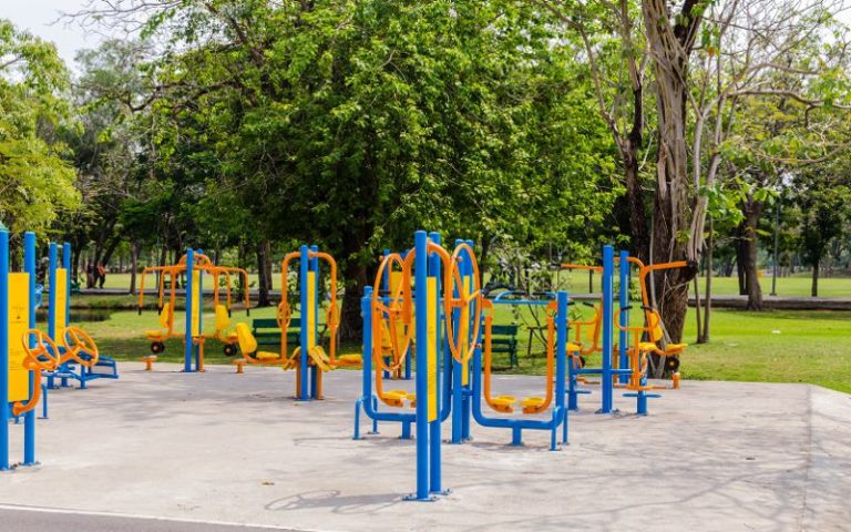 Fitness areas in urban parks - Archweb